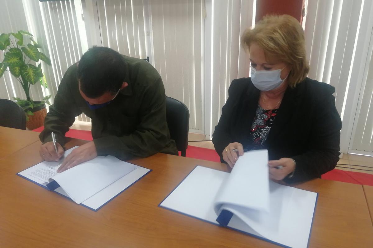 Firma del Memorándum de Entendimiento entre PCTH y Biocubafarma ... Firma del Memorándum de Entendimiento entre PCTH y Biocubafarma ...